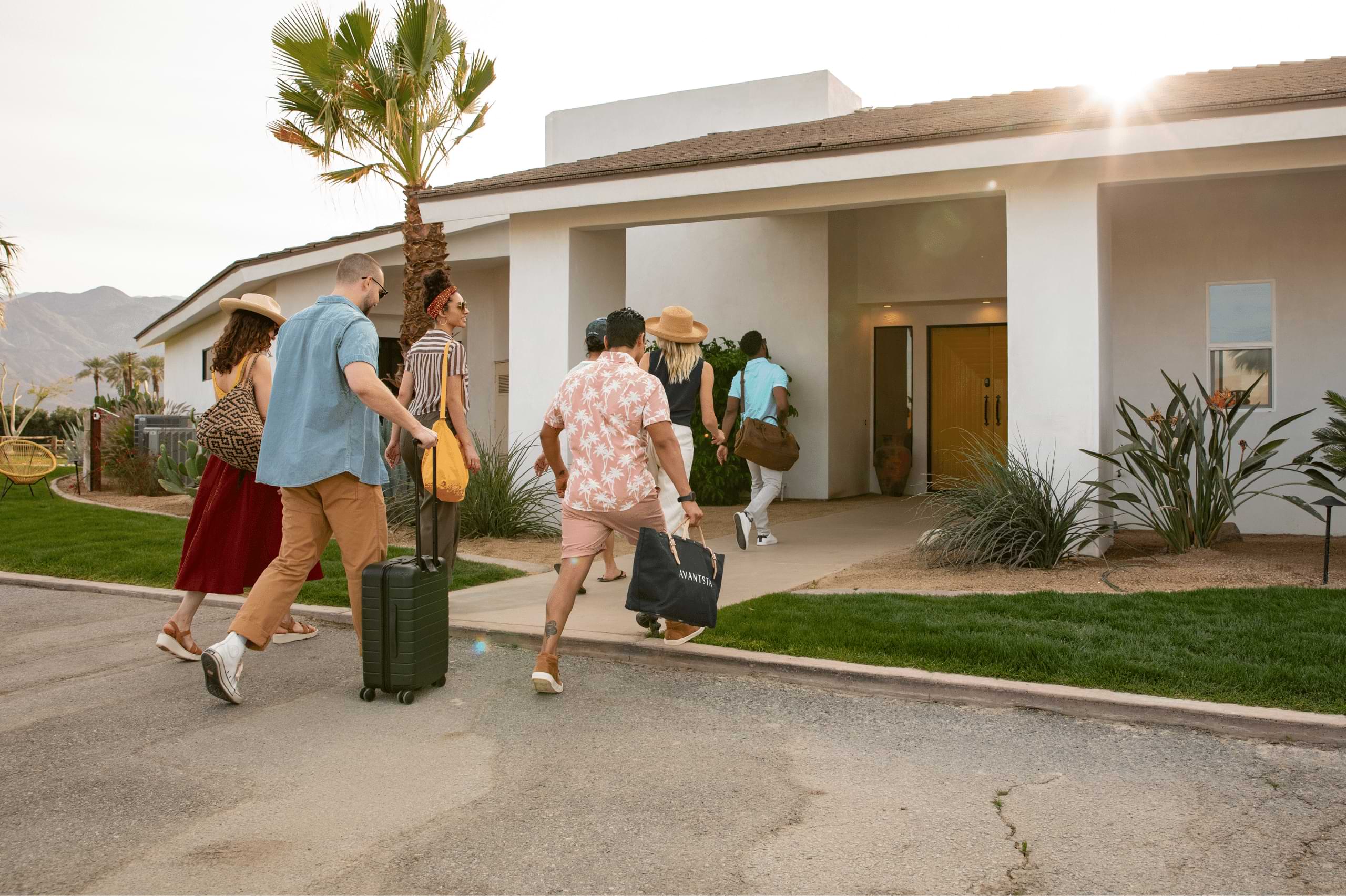 AvantStay’s 6 Budget-Friendly Travel Tips | AvantStay®